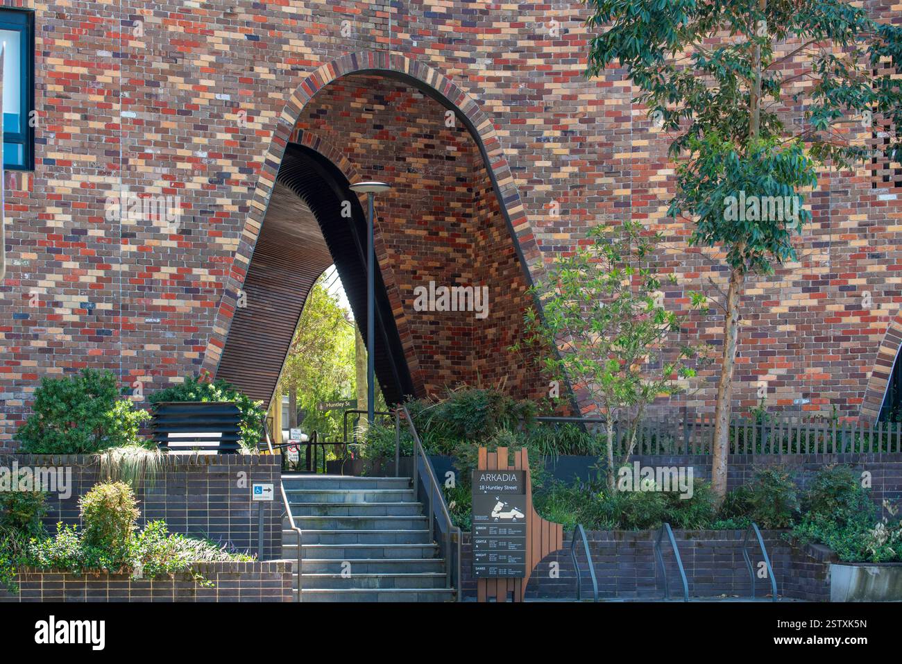 Recycled brick hi-res stock photography and images - Alamy