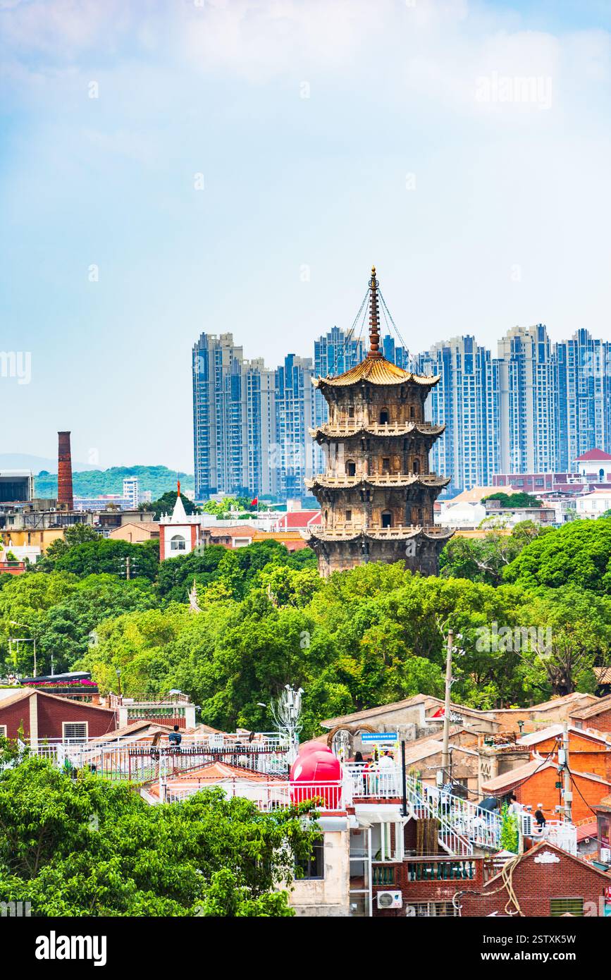 Ancient Pagoda of Kaiyuan Temple in Quanzhou, Fujian, China Stock Photo ...