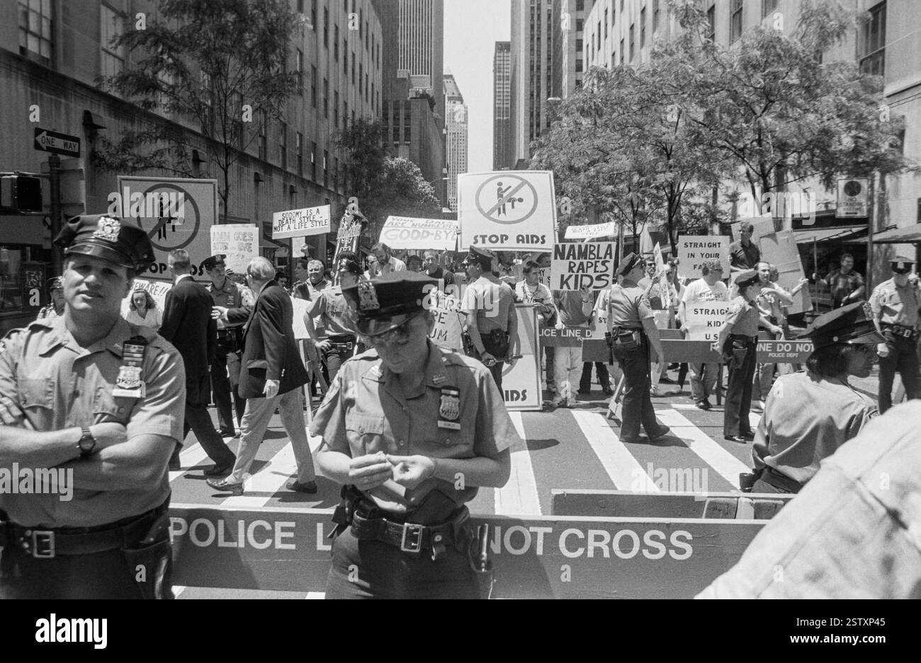 Anti gay protest 1990s hi-res stock photography and images - Alamy