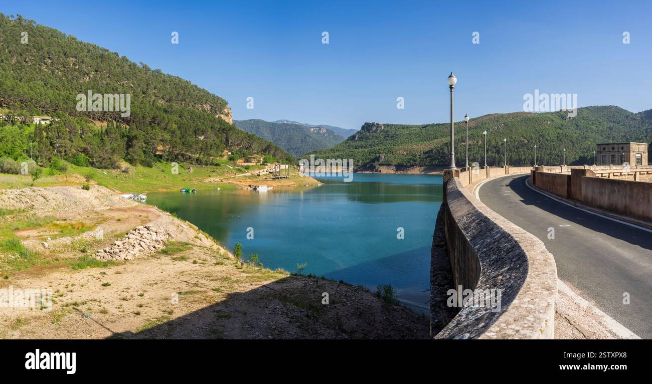 Tranco reservoir - El Tranco de Beas Stock Photo - Alamy