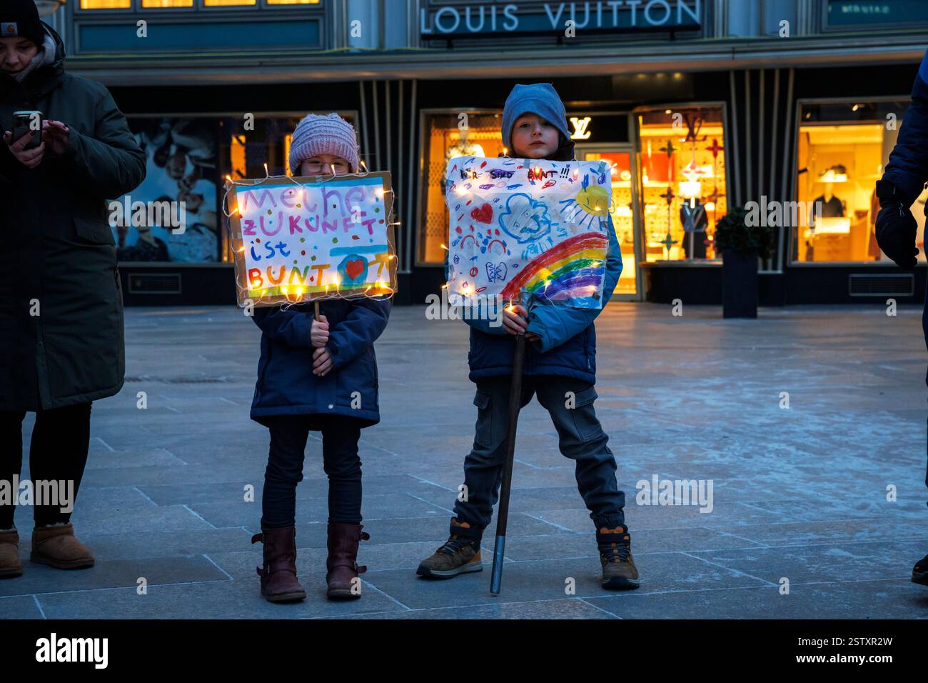 chain of lights against right-wing extremism, hatred and hate speech ...