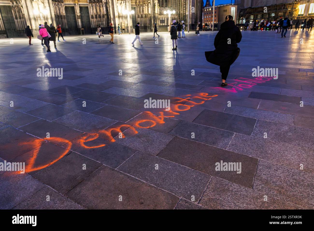 graffiti "Demokratie waehlen" (voting for democracy) in front of the ...