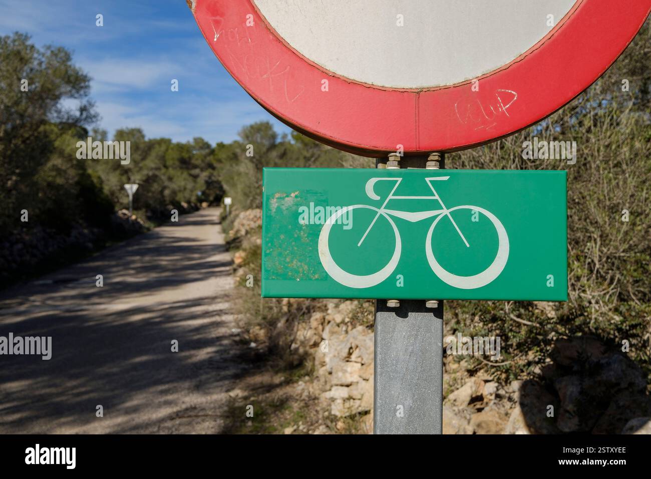 Cycle route road signage Stock Photo - Alamy