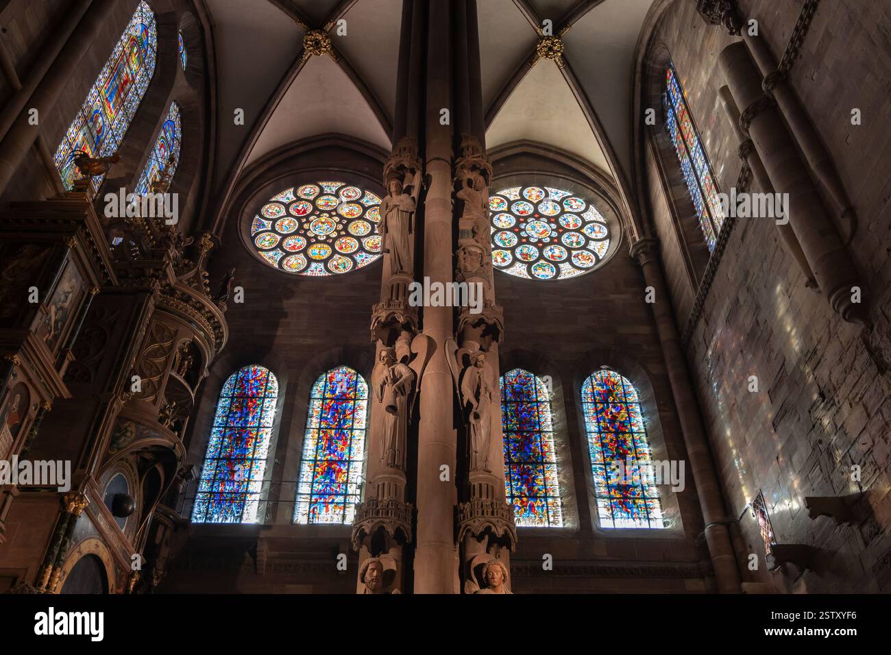 Pillar of Angels representing the Last Judgement in Strasbourg ...