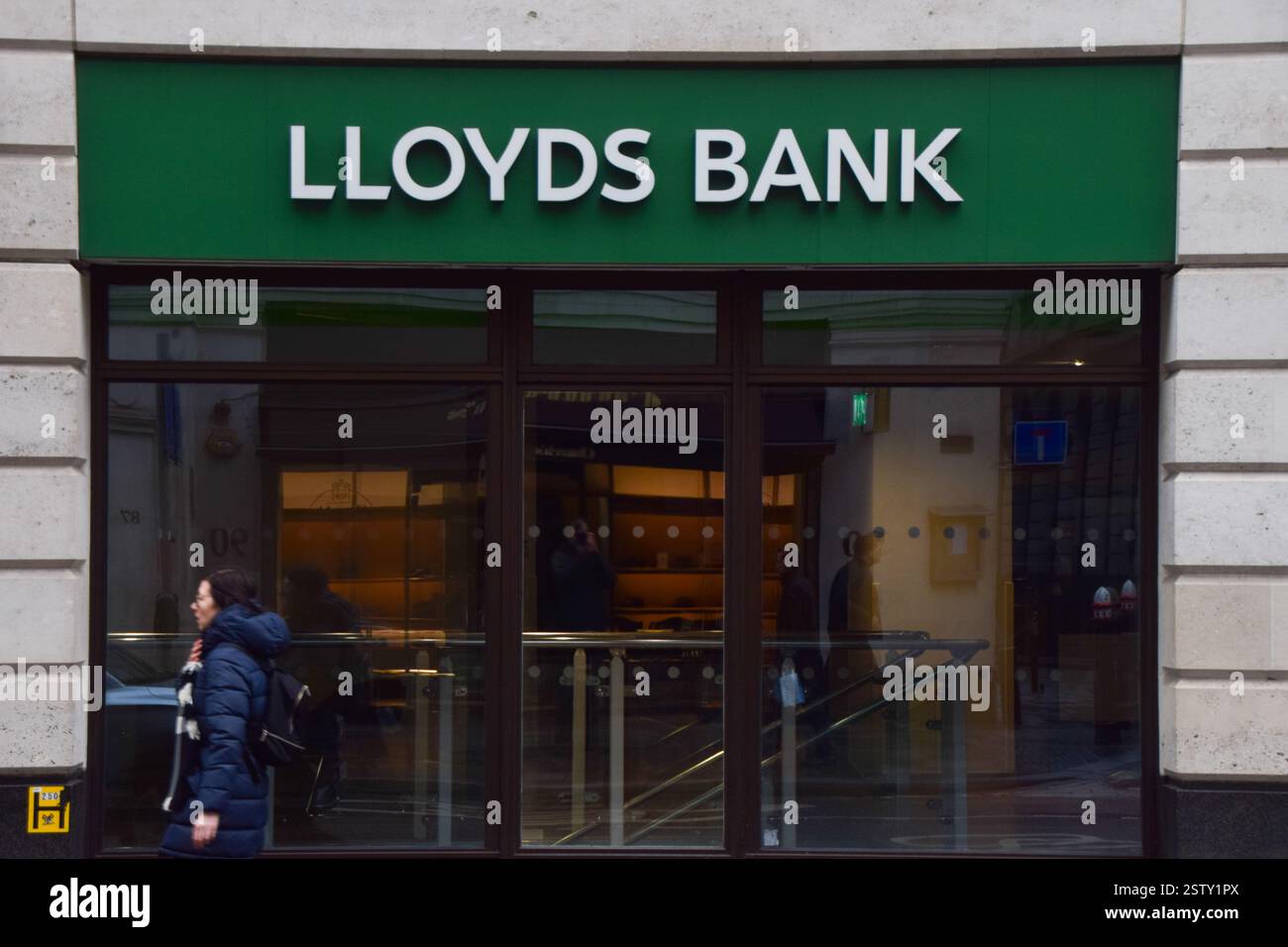 London, England, UK. 20th Feb, 2025. Exterior view of the Lloyds Bank ...
