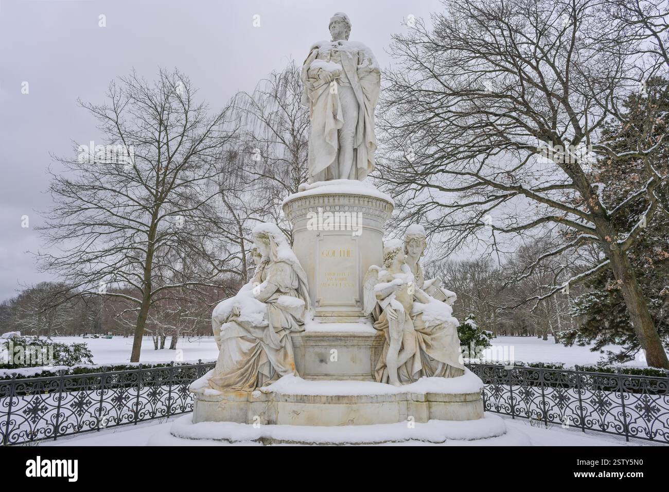 Goethe-Denkmal, Winter, Schnee, Park, Großer Tiergarten, Tiergarten ...