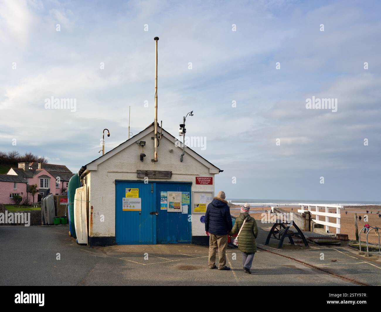 Victorian canal lock gates hi-res stock photography and images - Alamy