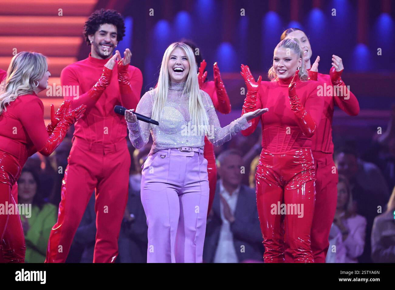 ZDF - Die Giovanni Zarrella Show . Sängerin Beatrice Egli während der ...