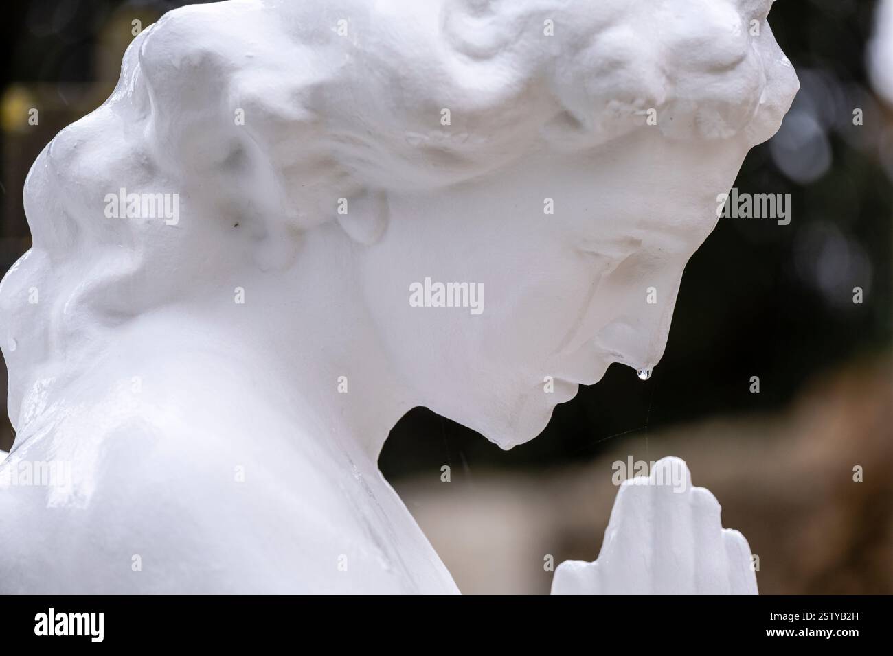 Crying angel hi-res stock photography and images - Alamy