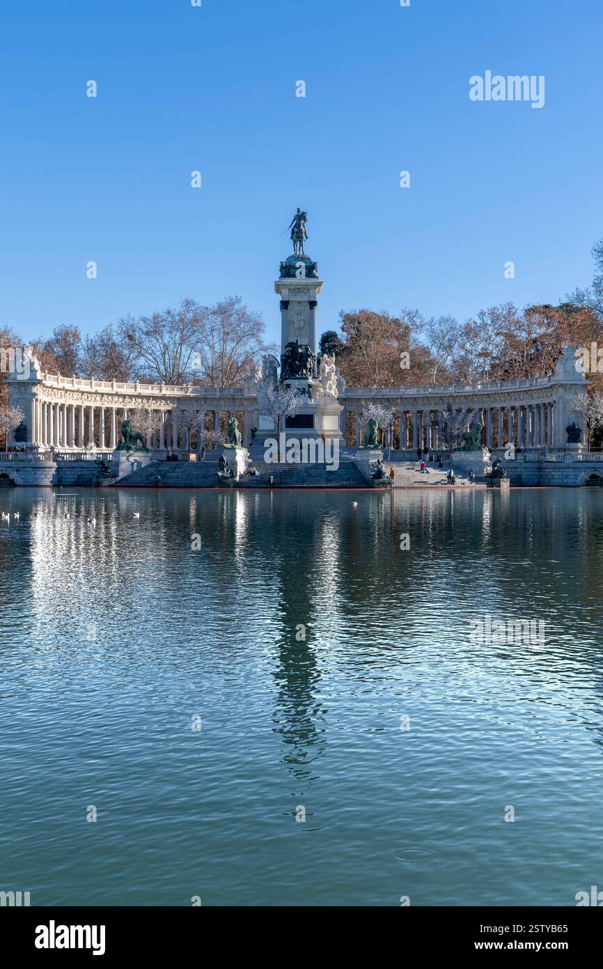 The Great Pond of El Retiro Park in Madrid. The park's beautiful focus ...