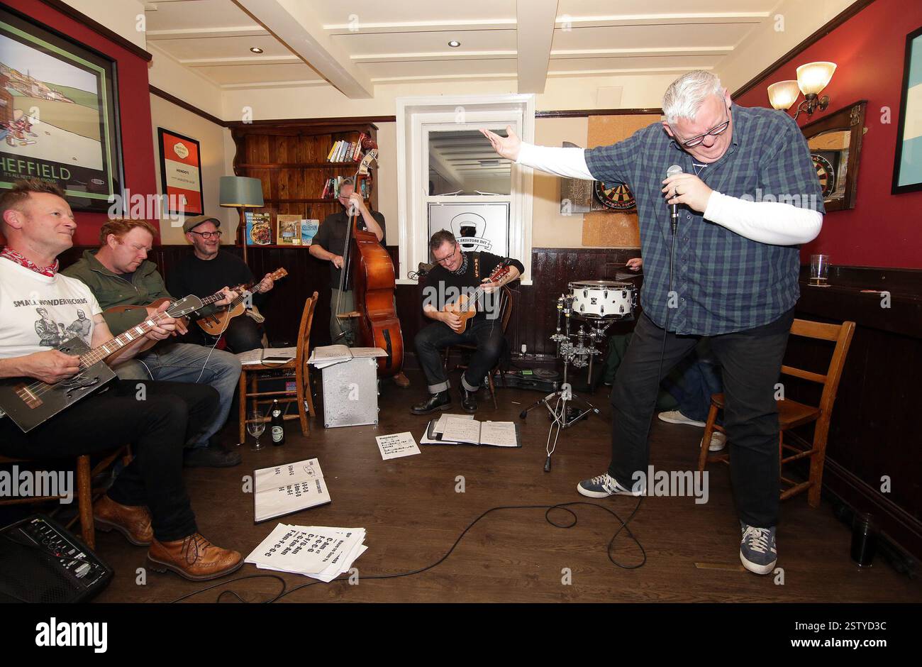 Unveil their new album hi-res stock photography and images - Alamy