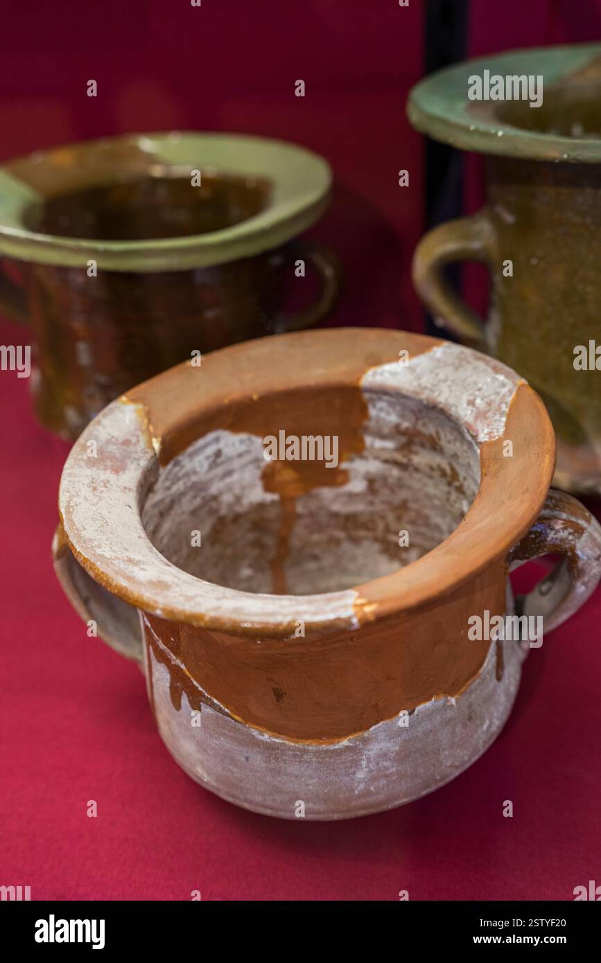 Chamber pots hi-res stock photography and images - Alamy