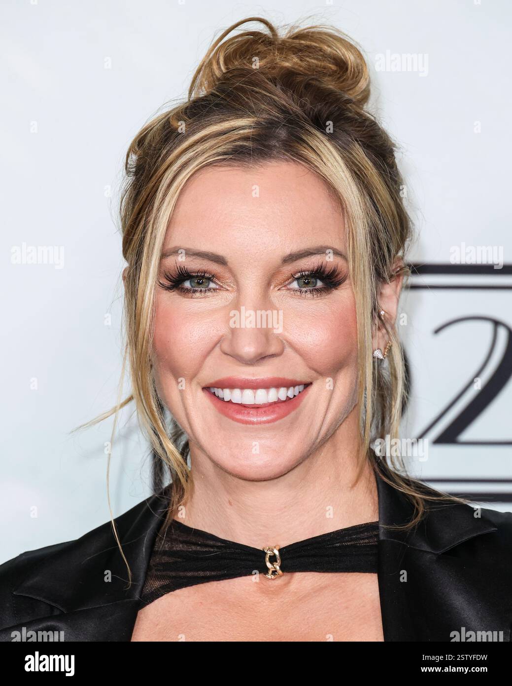 HOLLYWOOD, LOS ANGELES, CALIFORNIA, USA - FEBRUARY 19: Katie Cassidy ...