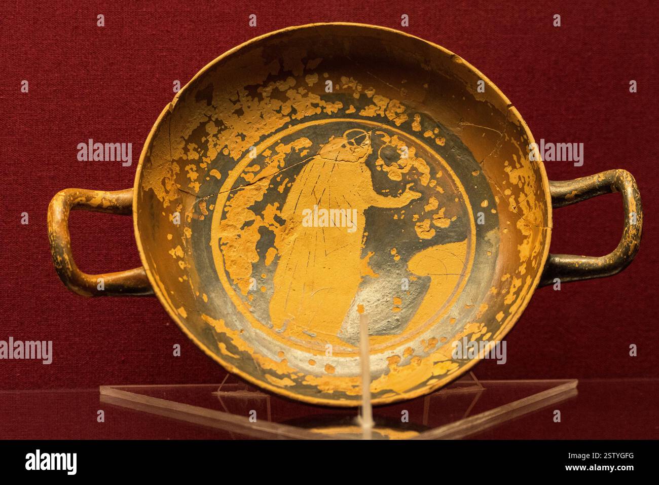 Himation hi-res stock photography and images - Alamy