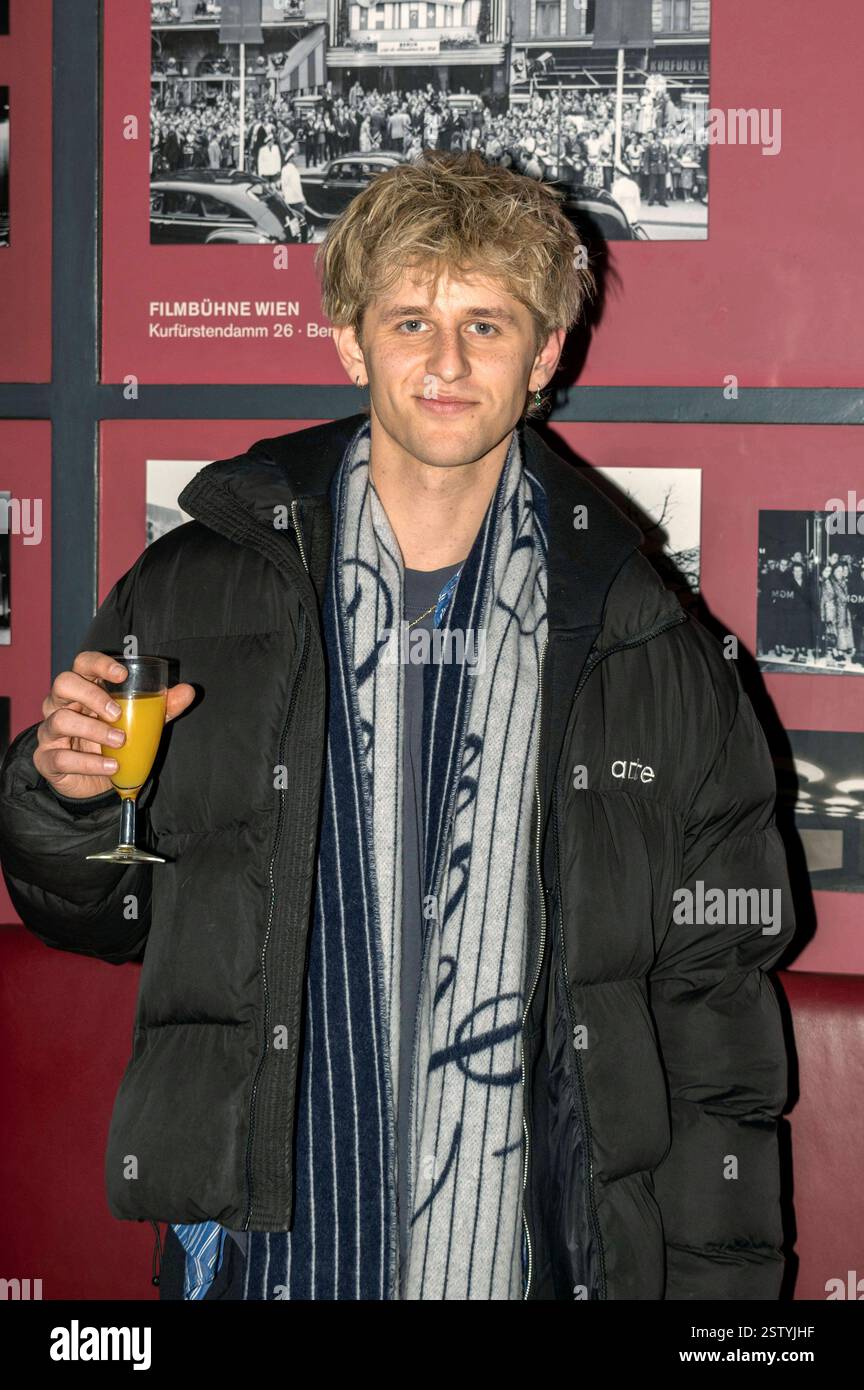 Theo Carow beim 99Fire Films Award während der Berlinale 2025 in der Astor Film Lounge. Berlin ...
