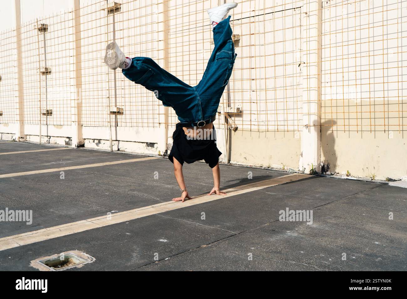 Pavement performance hi-res stock photography and images - Alamy