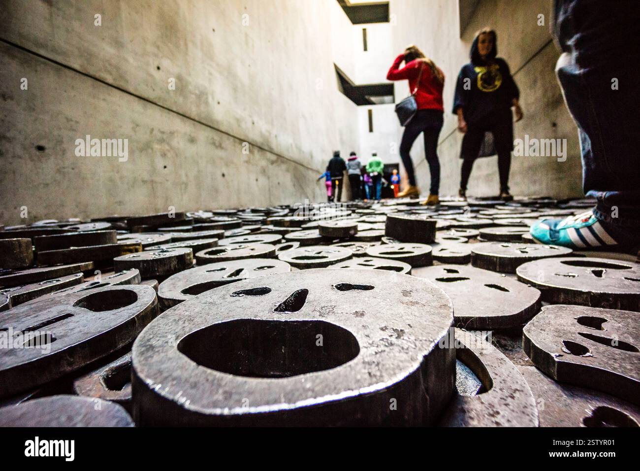 Menashe kadishmans art installation hi-res stock photography and images ...