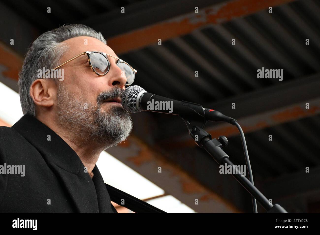 Italian singer Music Concert - Brunori Sas e Restanza day Italian ...