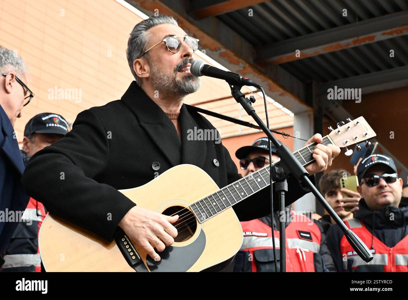 Italian singer Music Concert - Brunori Sas e Restanza day Italian ...