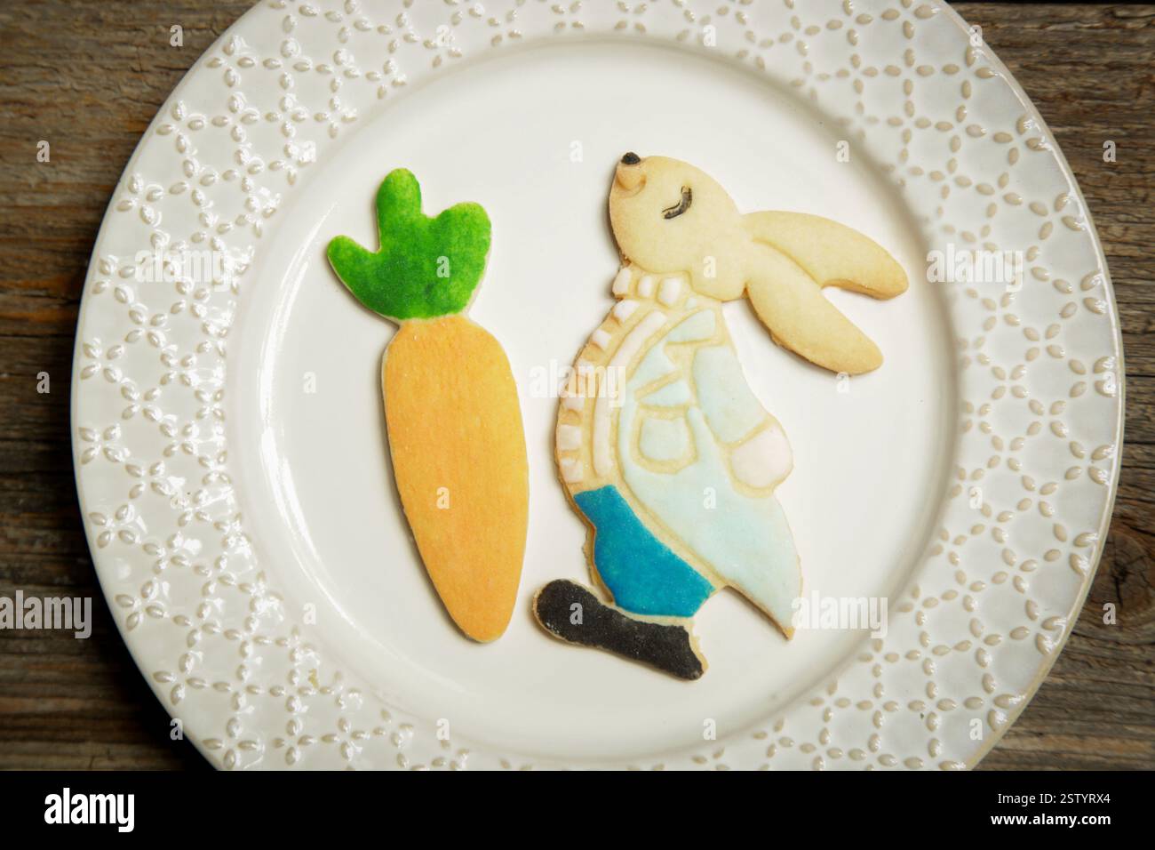 Sweet and buttery Easter sugar cookies, Cute thin homemade biscuits in ...