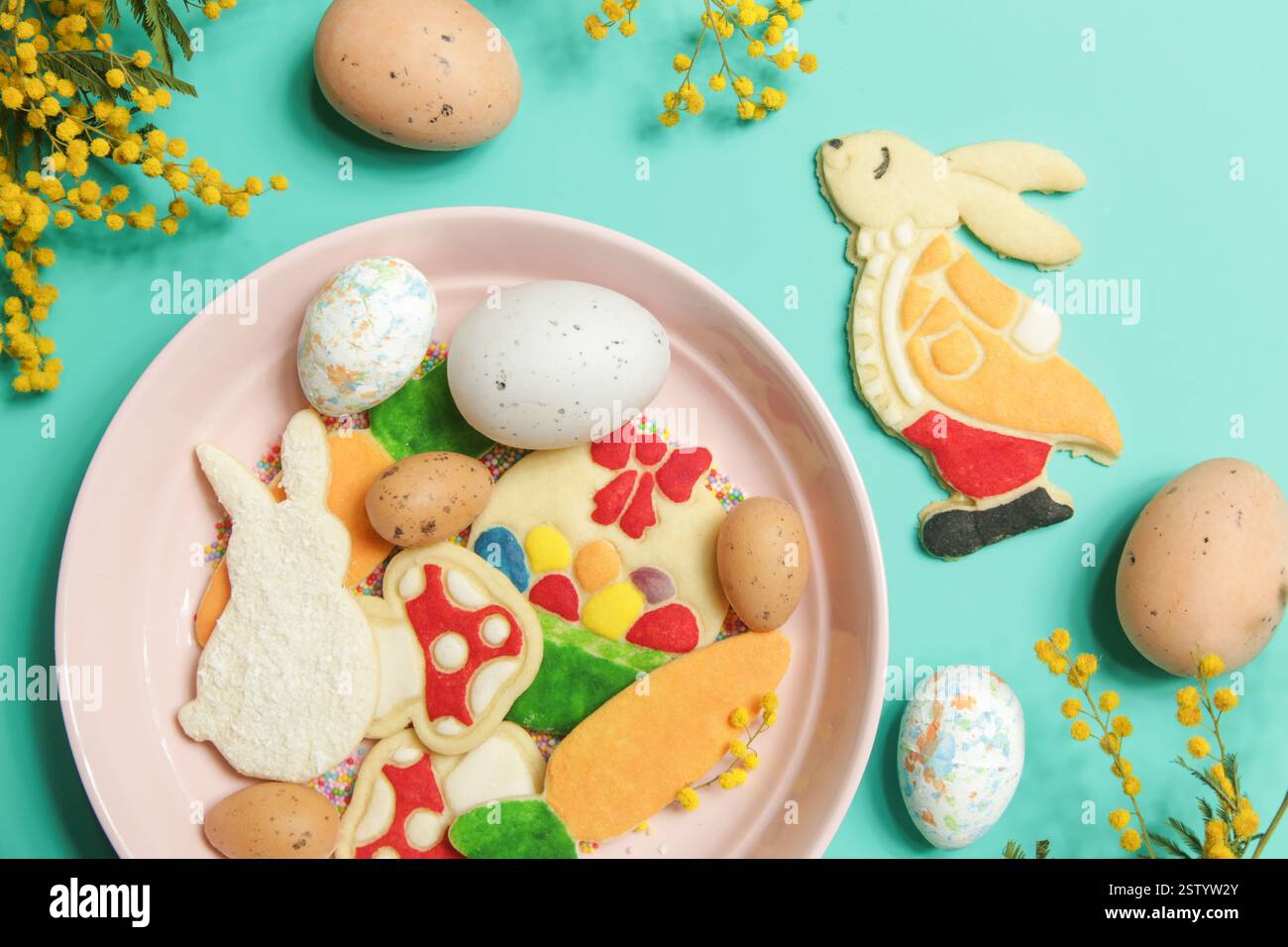 Sweet and buttery Easter sugar cookies, Cute thin homemade biscuits in ...