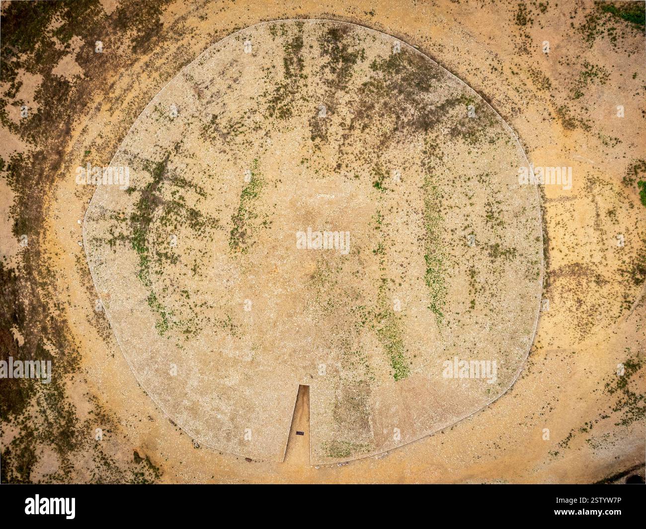 Aerial view on huge construction hi-res stock photography and images ...