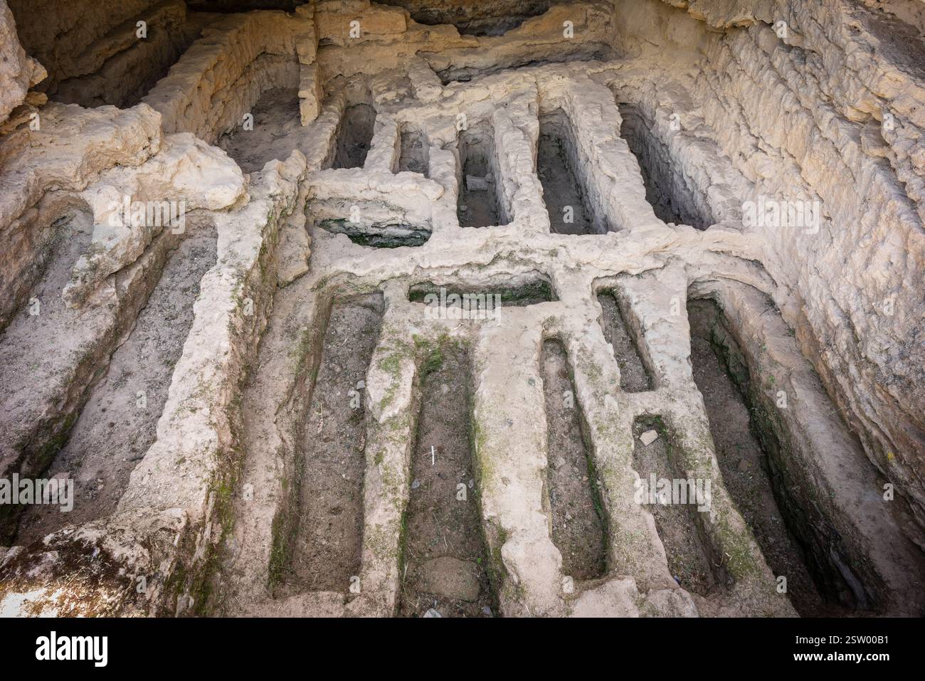 Roman era necropolis hi-res stock photography and images - Alamy