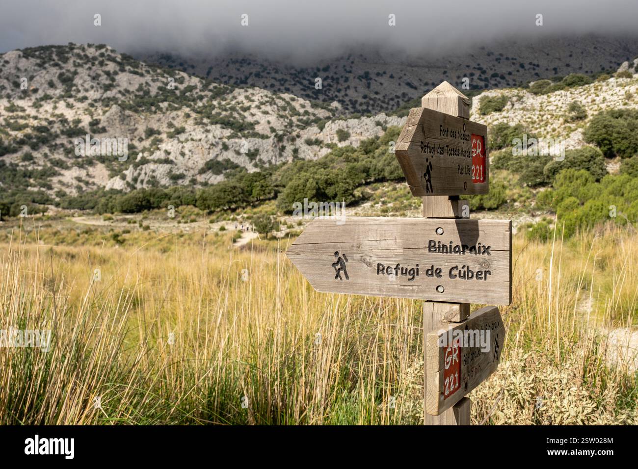 Gr221 signage hi-res stock photography and images - Alamy