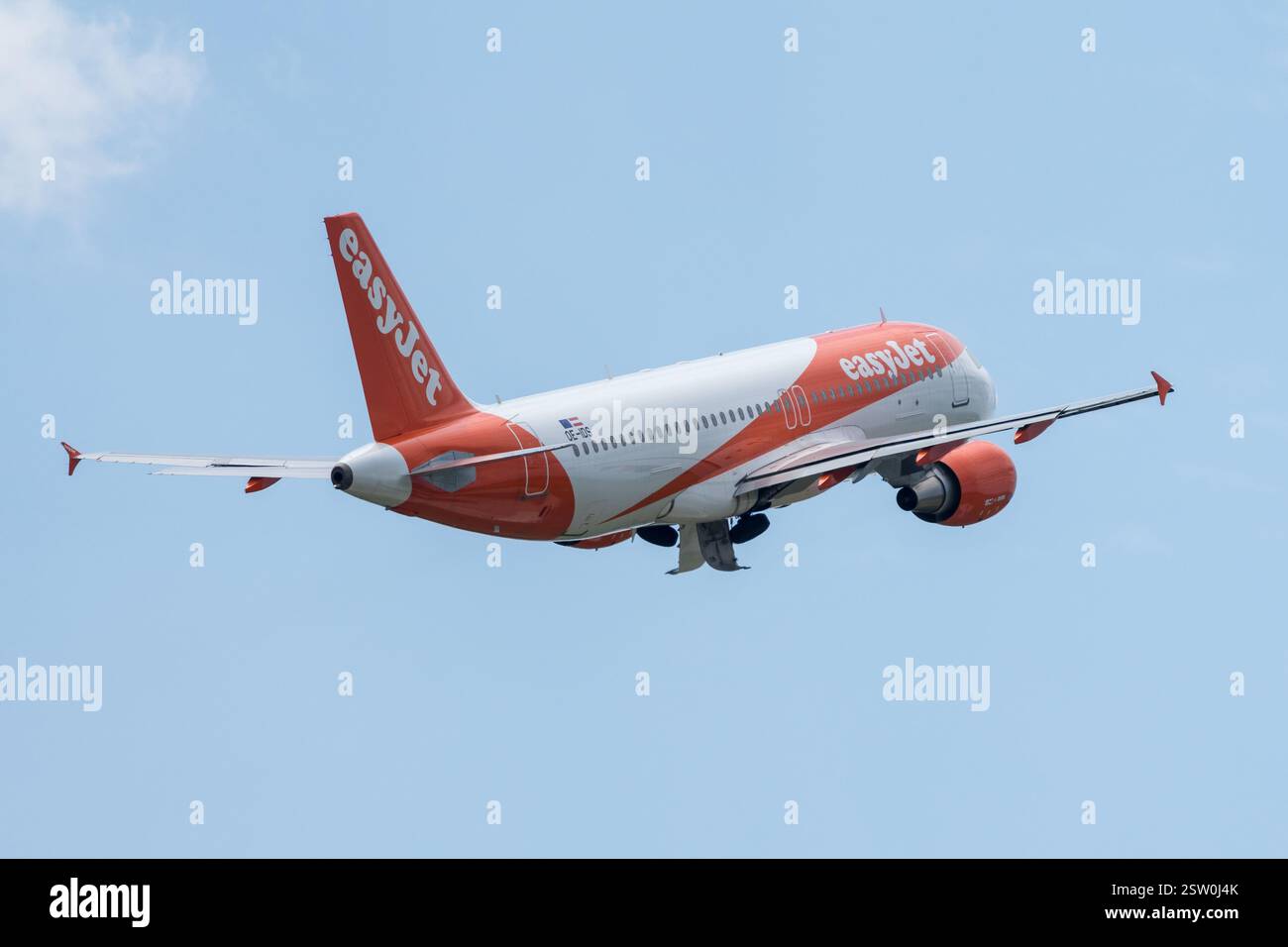 The narrow-body airliner Airbus A320-214 by easyJet Europe Stock Photo ...