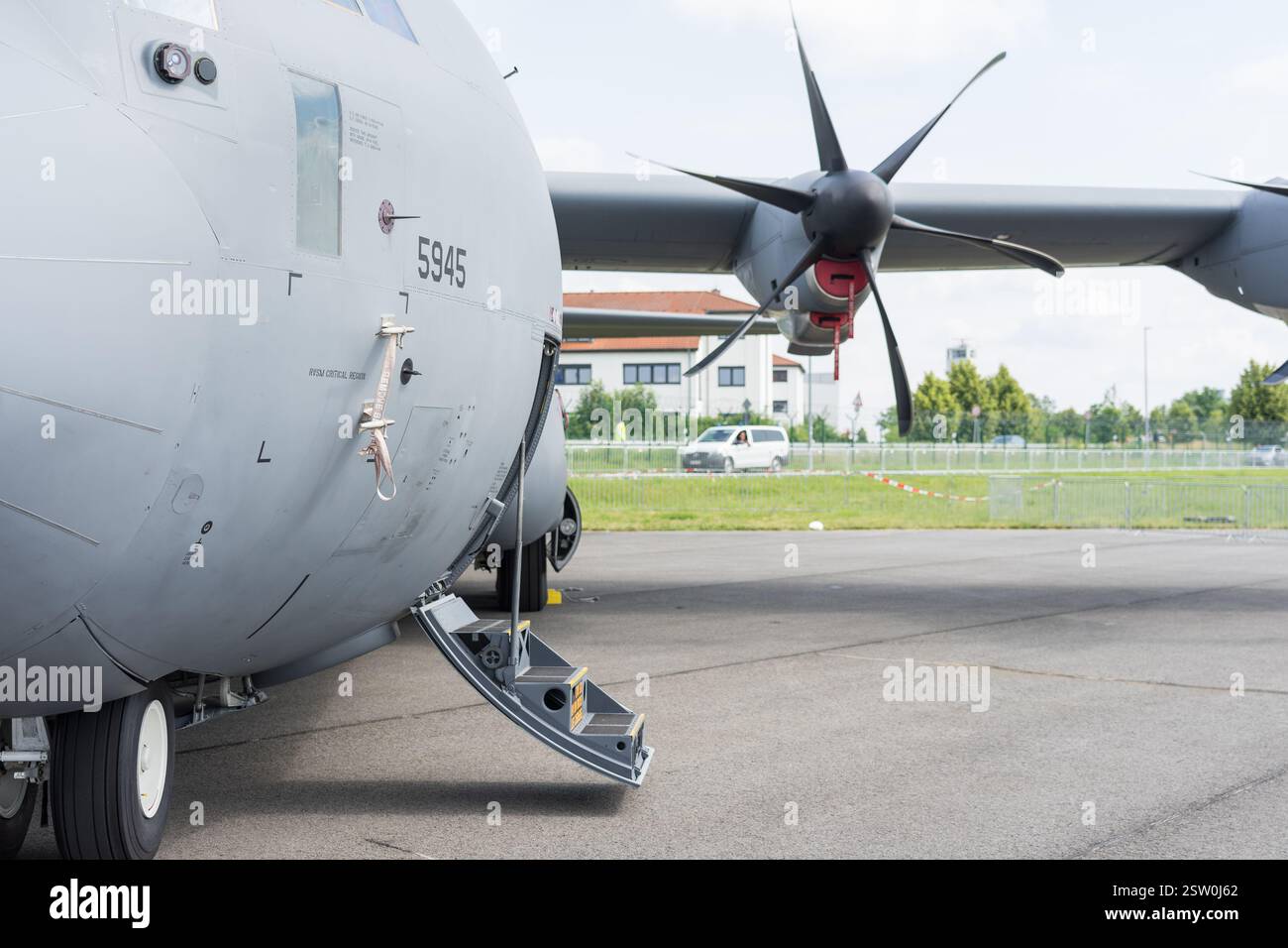 The tactical airlifter Lockheed C-130 Hercules Stock Photo - Alamy