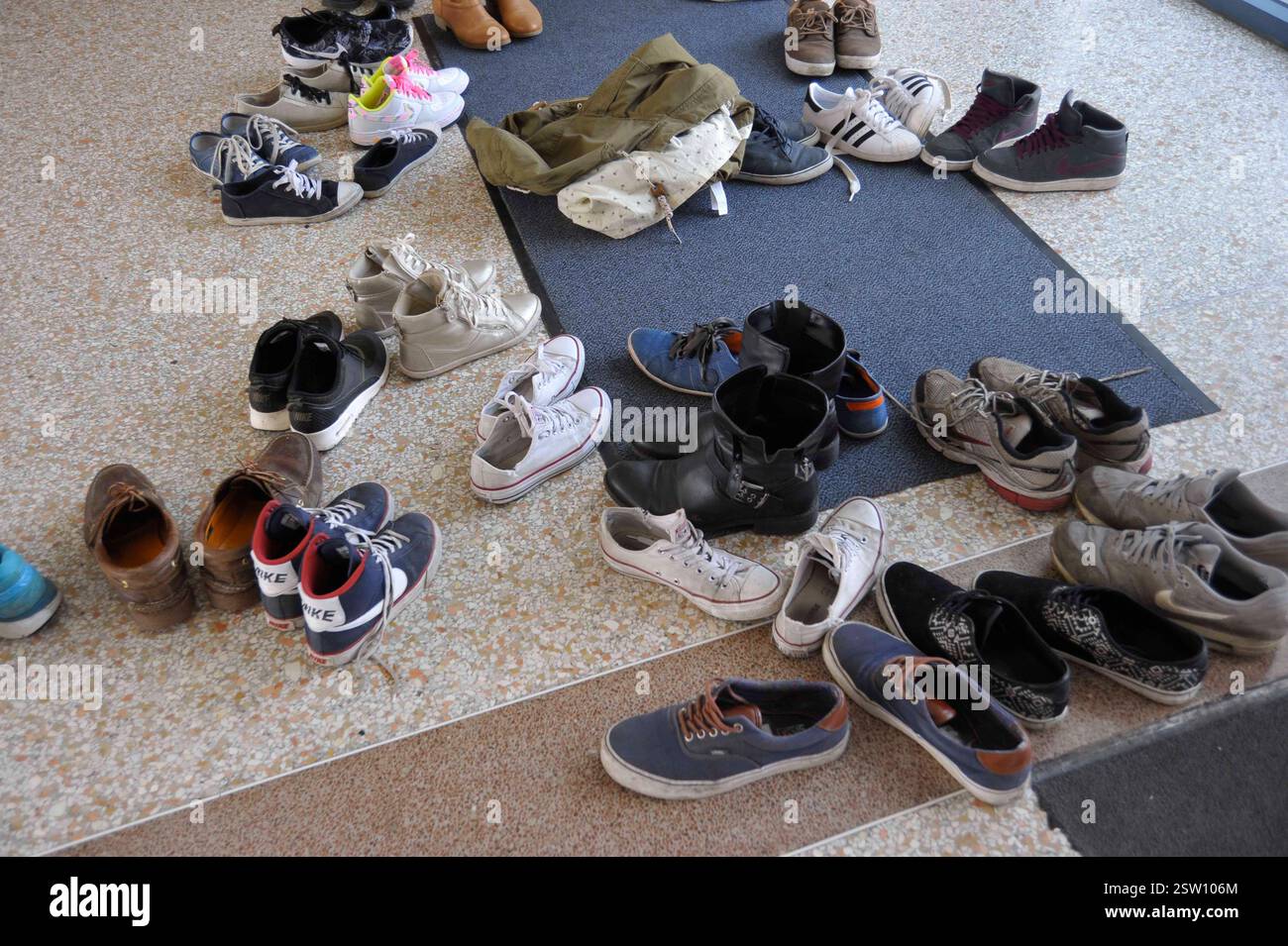 legs of people and shoes, shoe fashion for walking around legs of ...