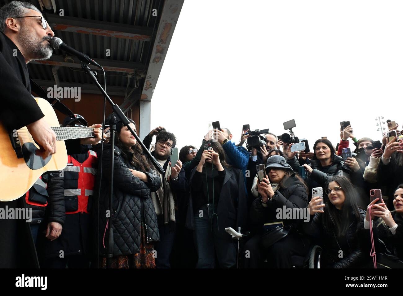 Italian singer Music Concert - Brunori Sas e Restanza day Italian ...