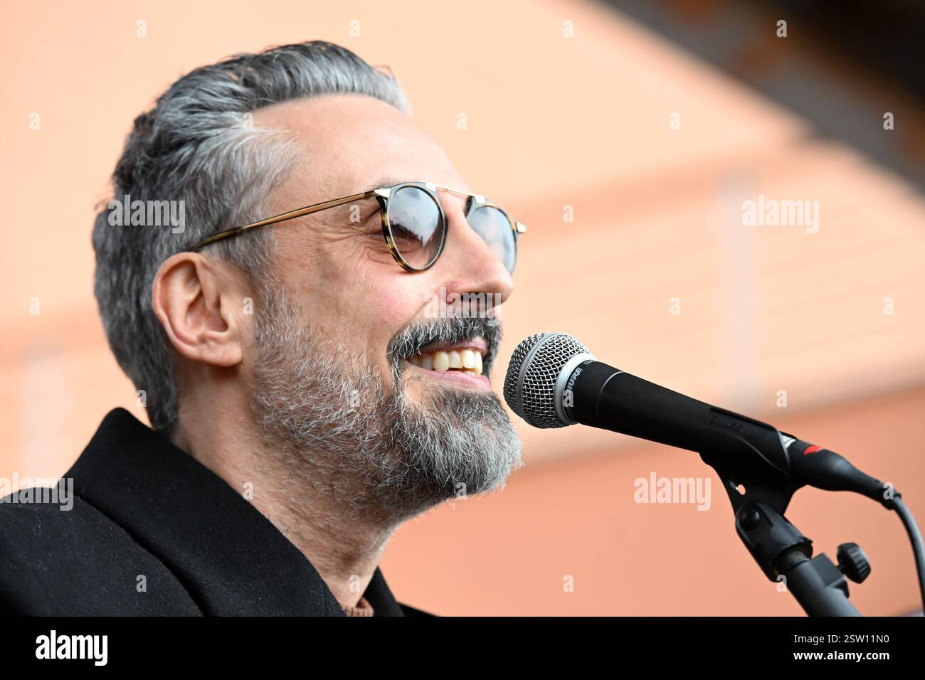 Italian singer Music Concert - Brunori Sas e Restanza day Italian ...