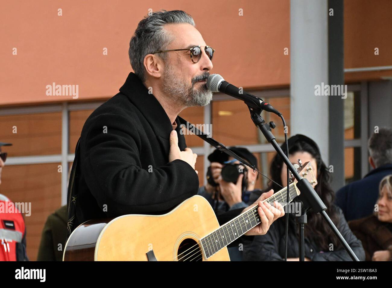 Italian singer Music Concert - Brunori Sas e Restanza day Italian ...