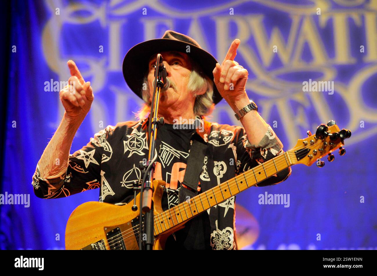 Die amerikanische Rock-Band Creedence Clearwater Revived hier ihr Lead ...