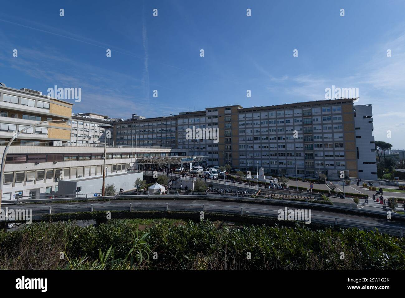 Rome, Italy. 20th Feb, 2025. The Gemelli Polyclinic in Rome Credit ...