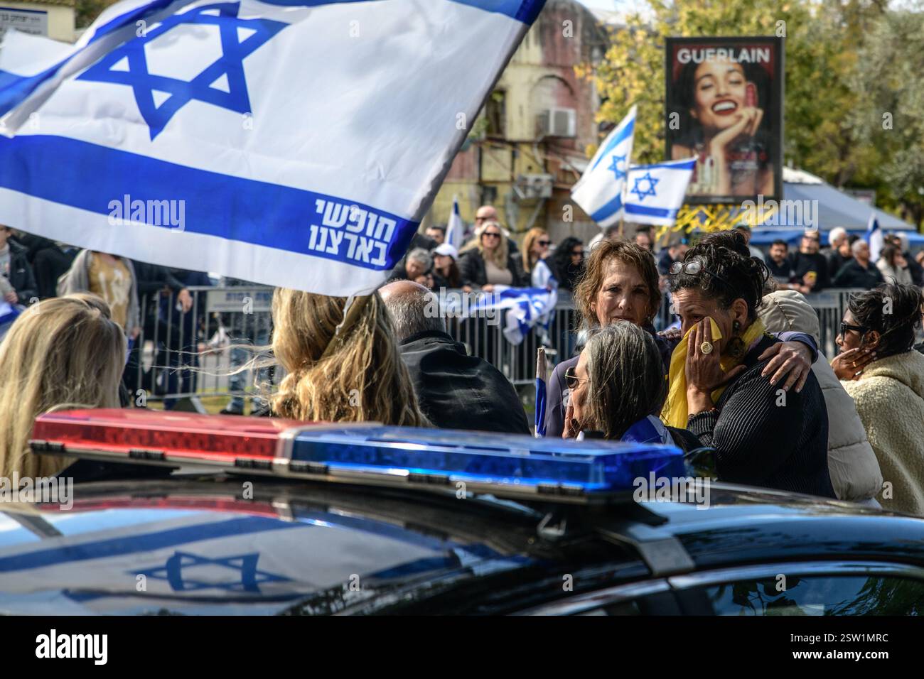 Israel. 20th Feb, 2025. Efrat Machikwa, cousin of released Israeli ...