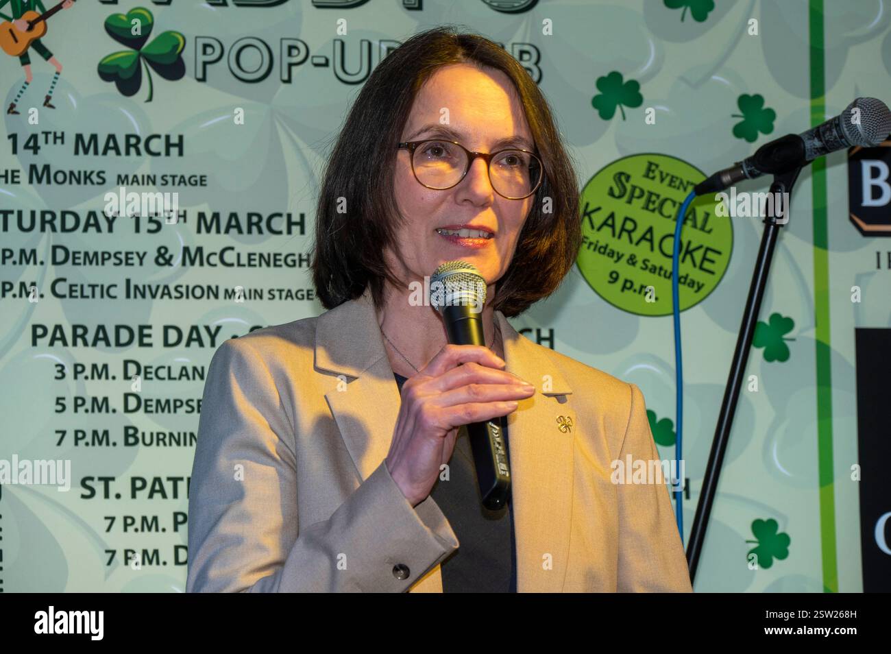 Muenchen, Pressekonferenz im Kilians Irish Pup zum St. Patrick s ...