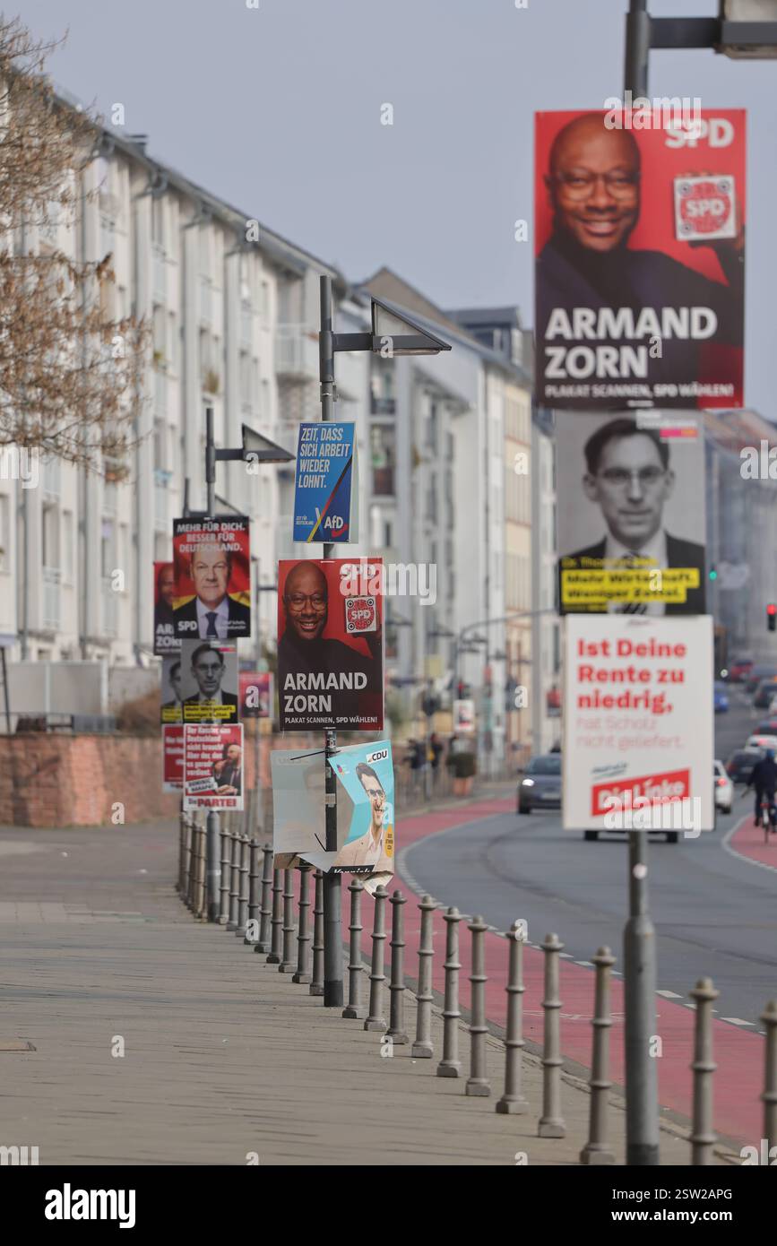 Deutschland - Hessen - Frankfurt - 09.02.2025 / Wahlplakate für den ...