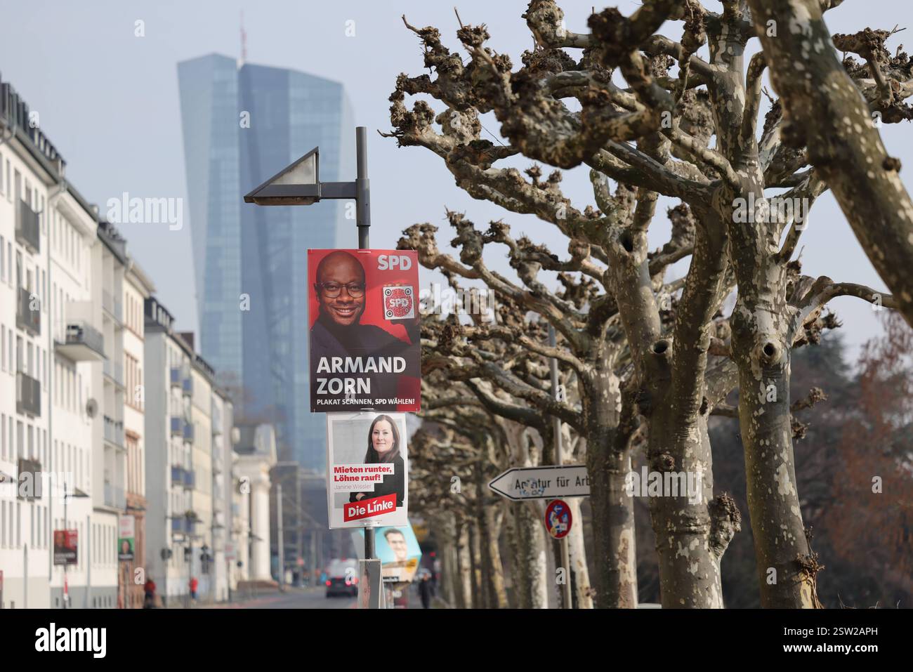 Deutschland - Hessen - Frankfurt - 09.02.2025 / Wahlplakate für den ...