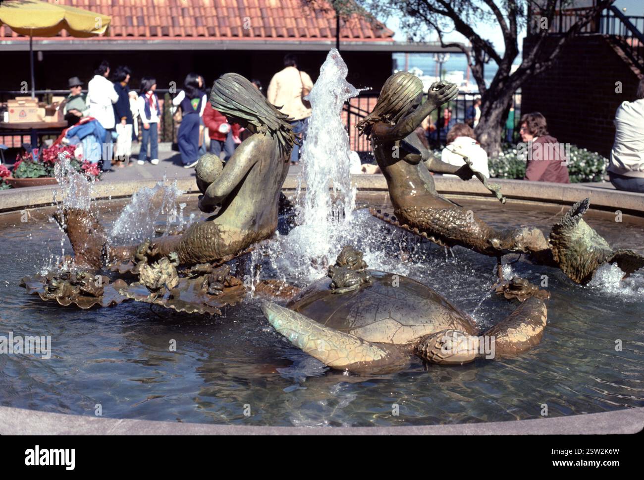 San Francisco, CA. USA. 1982. Fisherman’s Wharf seafood street vendors ...