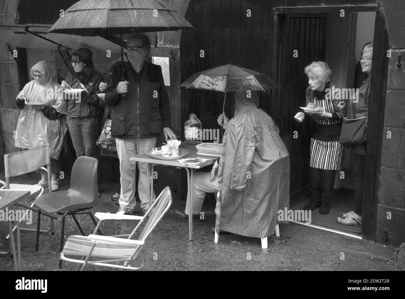 Uk weather rain Black and White Stock Photos & Images - Alamy