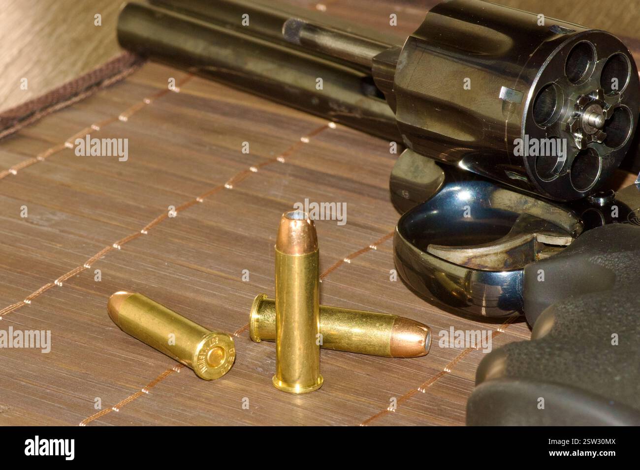 Revolver Smith & Wesson, 586-4, 6 inch, 357 mag with bullets, close up ...