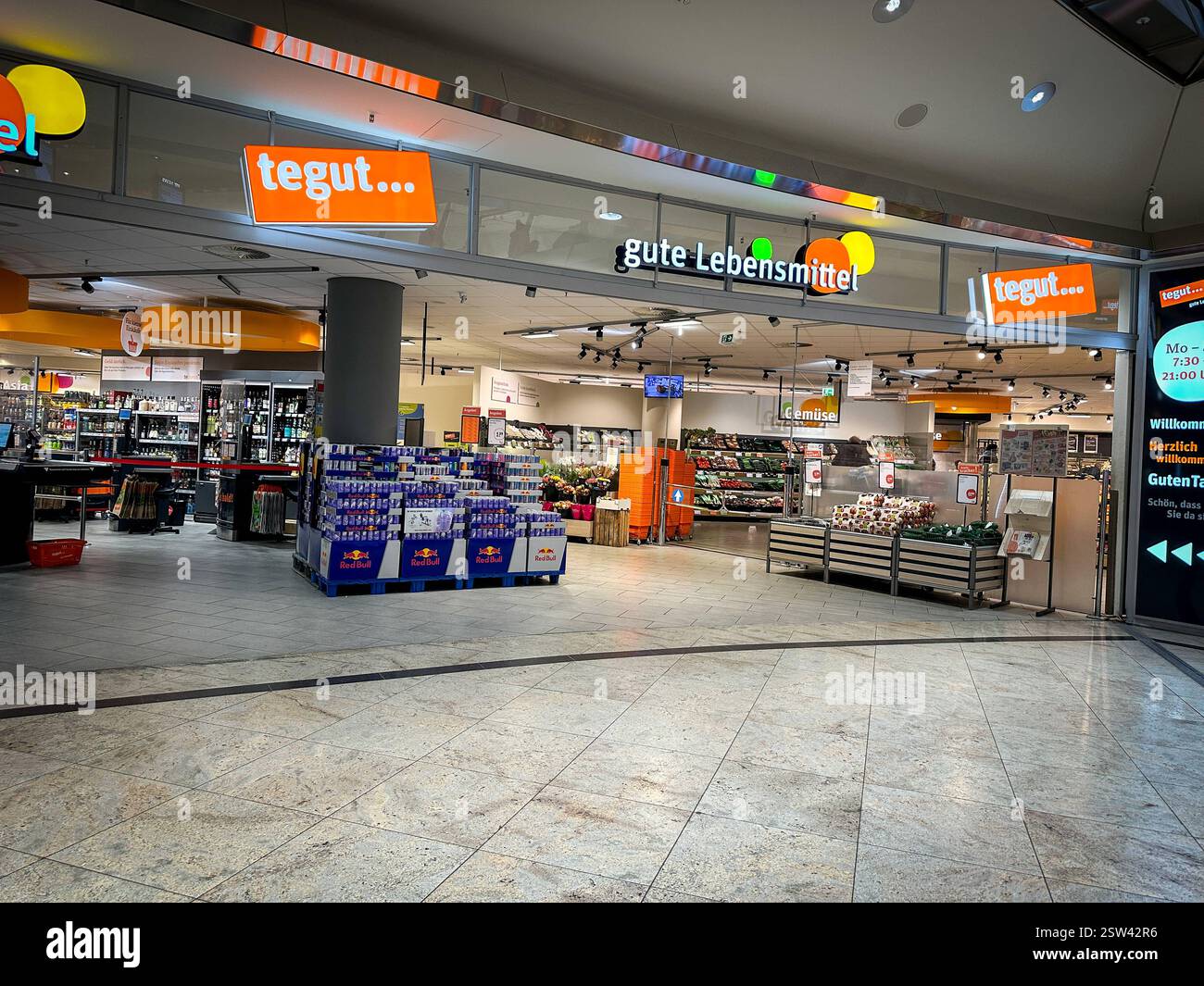 tegut Supermarkt. DEU, Deutschland, Hessen, Kassel, 17.02.2025 ...