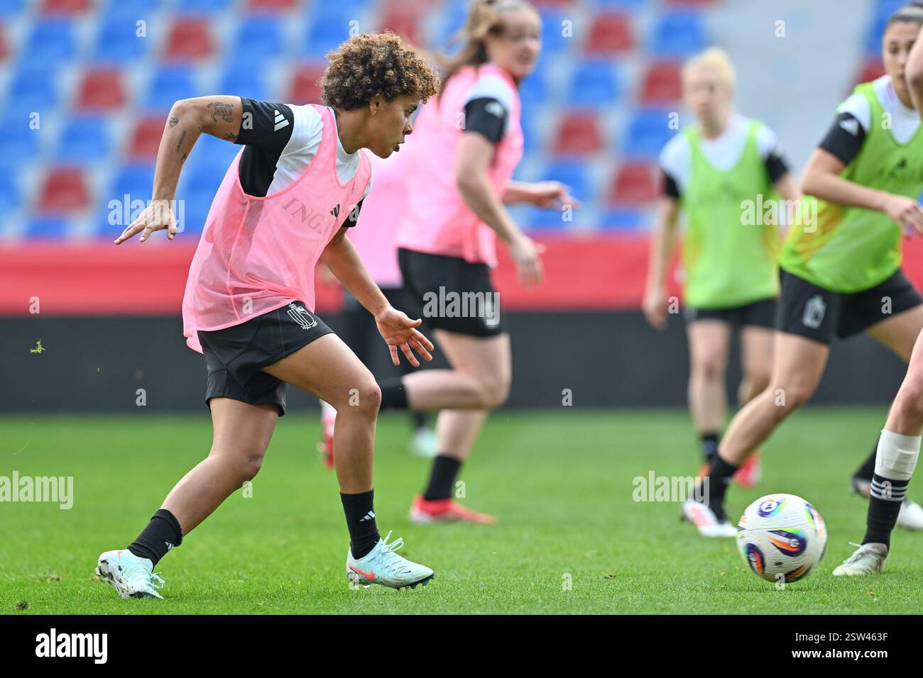 Valencia, Spain. 20th Feb, 2025. Kassandra Missipo (23) of Belgium ...