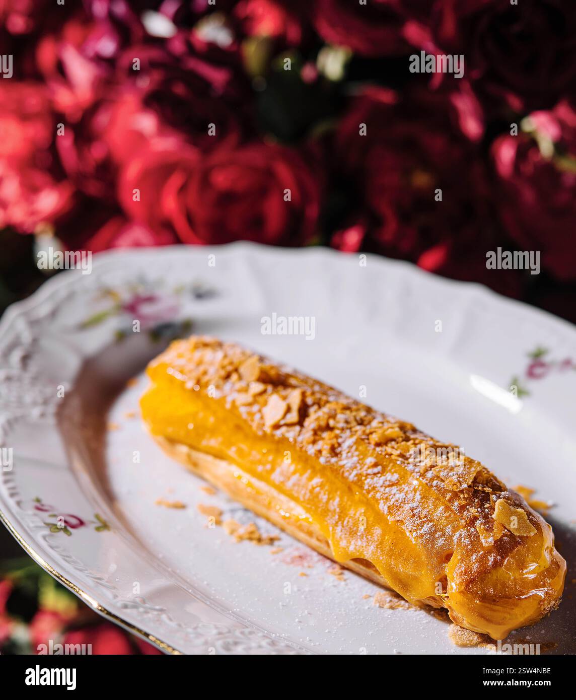 Artisan french eclair decorated hi-res stock photography and images - Alamy