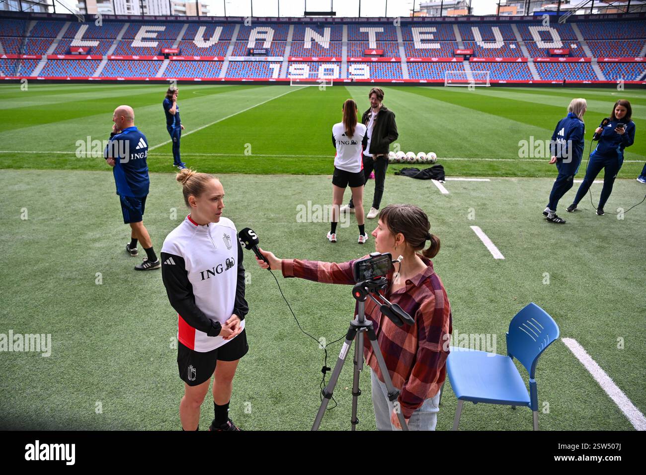 Valencia, Spain. 20th Feb, 2025. Janice Cayman (11) of Belgium pictured ...