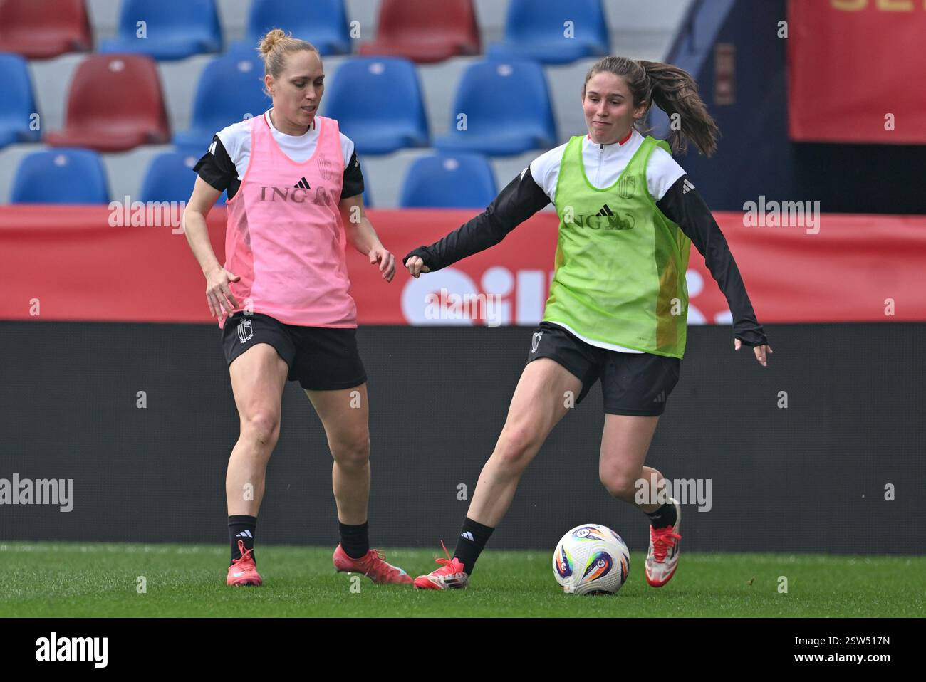 Valencia, Spain. 20th Feb, 2025. Janice Cayman (11) of Belgium and ...
