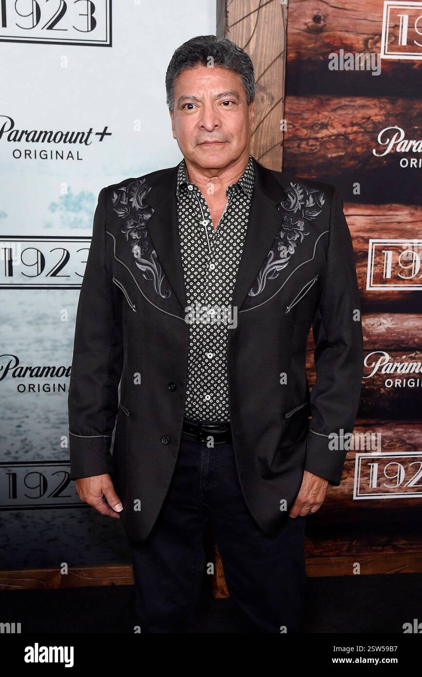 Gil Birmingham bei der Premiere der 2. Staffel der Paramount Serie 1923 ...