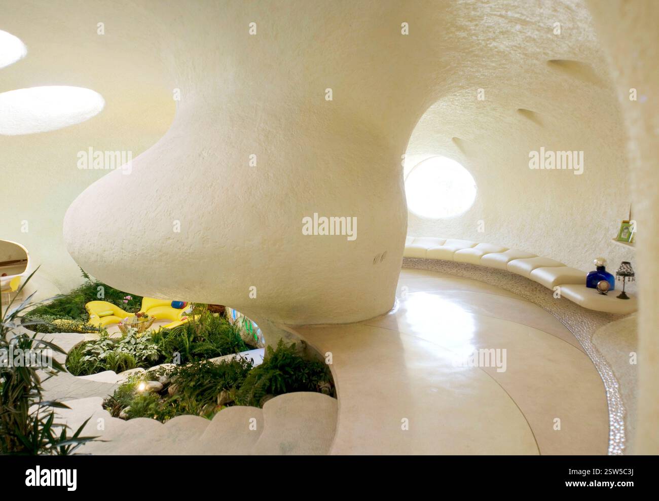 Unusual shell-shaped house built by Senosian Arquitectos in 2005 ...